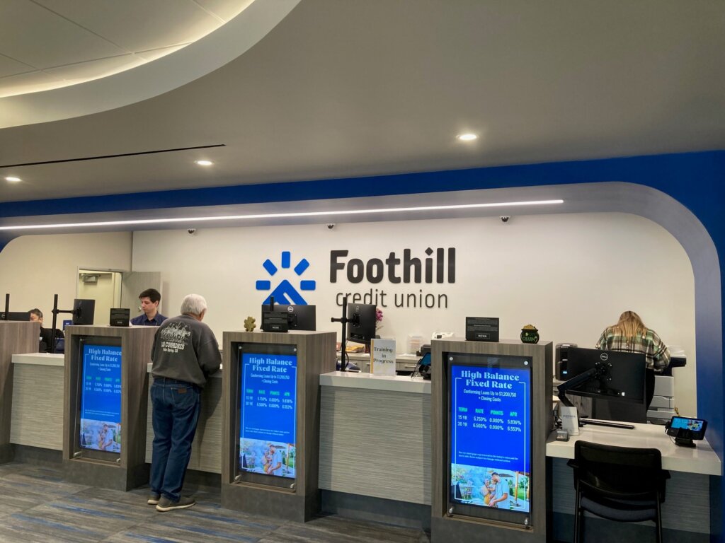 Foothill Credit Union - Starfish Signs & Graphics